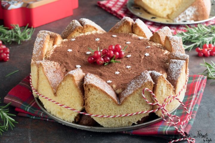 CHARLOTTE DI PANDORO con mousse al mascarpone, ricetta veloce