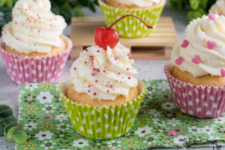 Ricetta CUPCAKE, ricetta per farli perfetti, frosting e decorazione