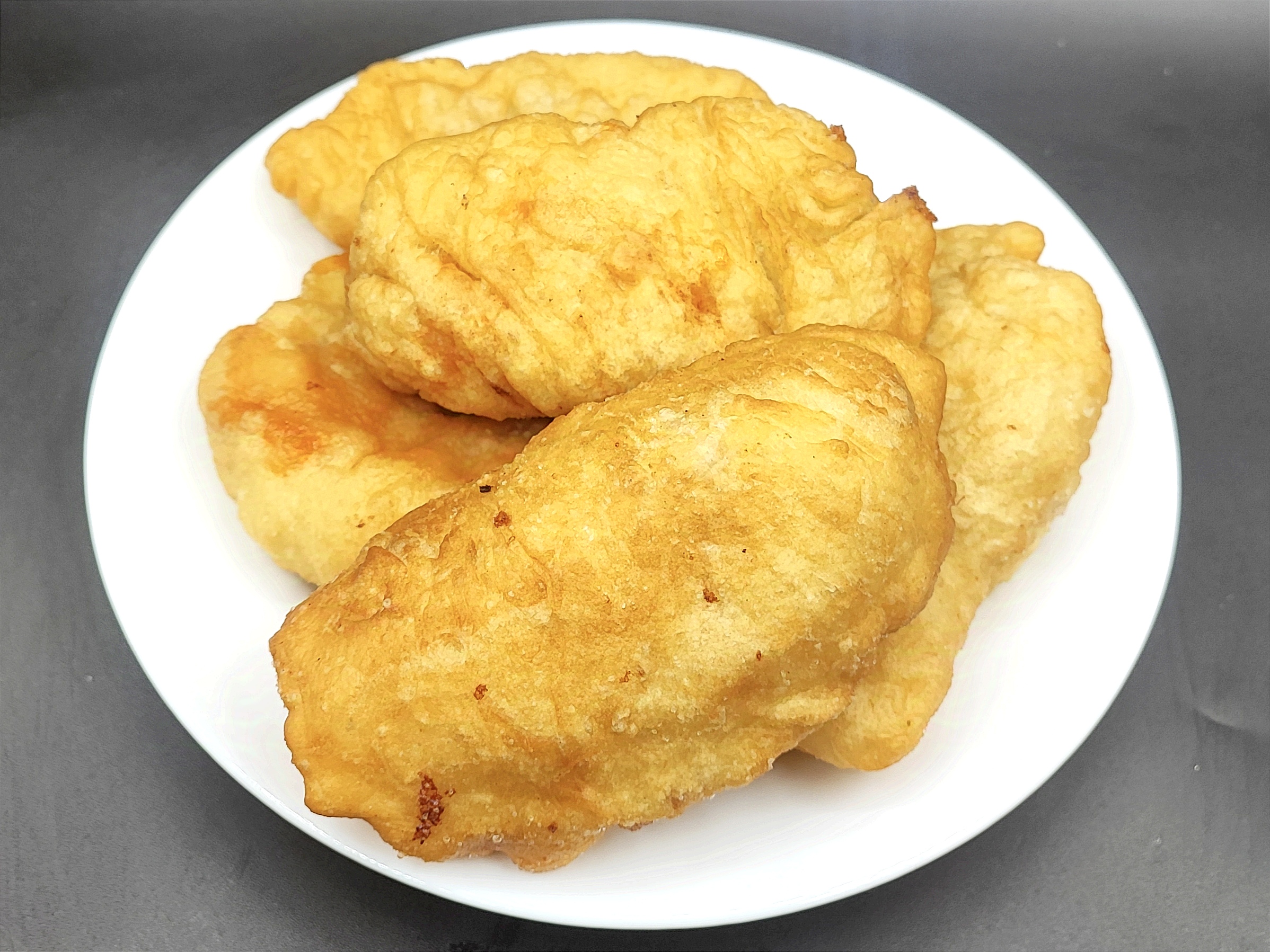 Calzoni con pomodoro e mozzarella - esplosionedigusto