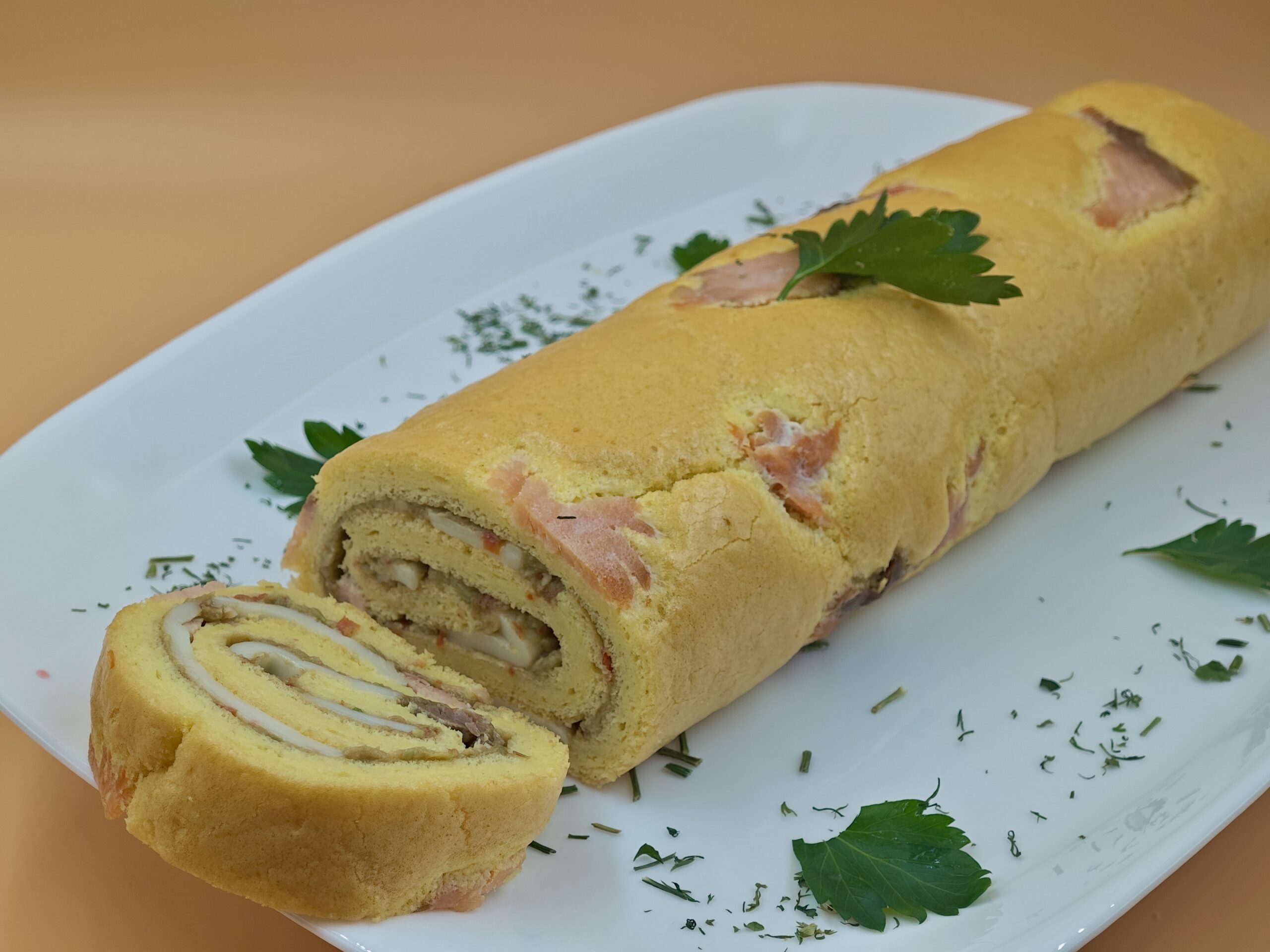 Rotolo Salmone e Avocado per Natale: Ricetta Fresca e Sfiziosa ...