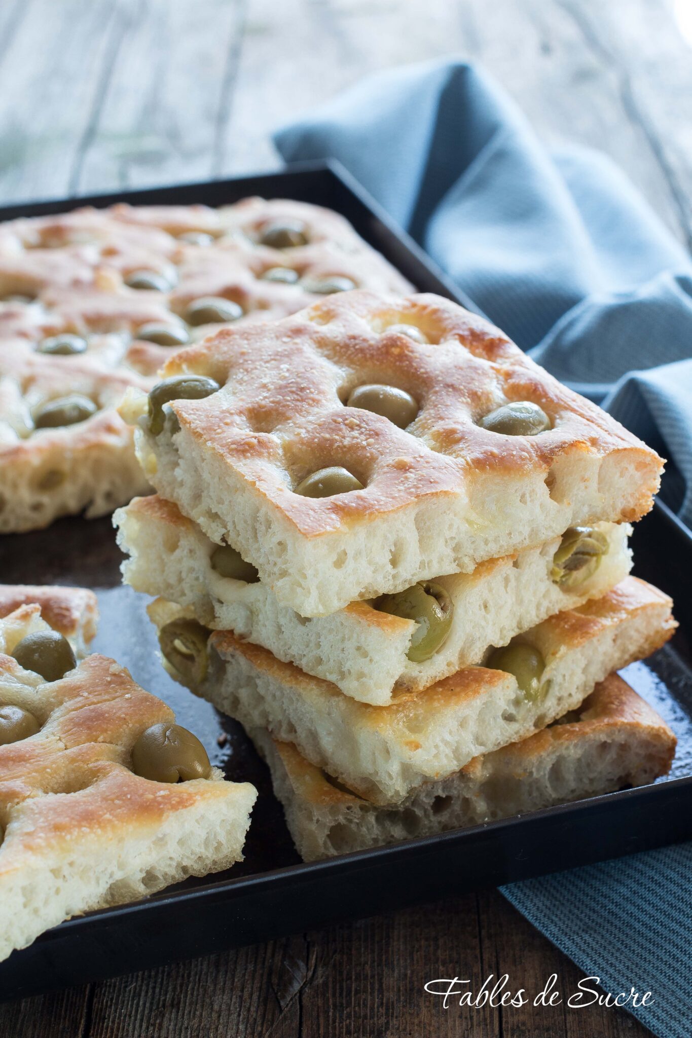 Focaccia alle olive fatta in casa. Ecco la ricetta infallibile ...
