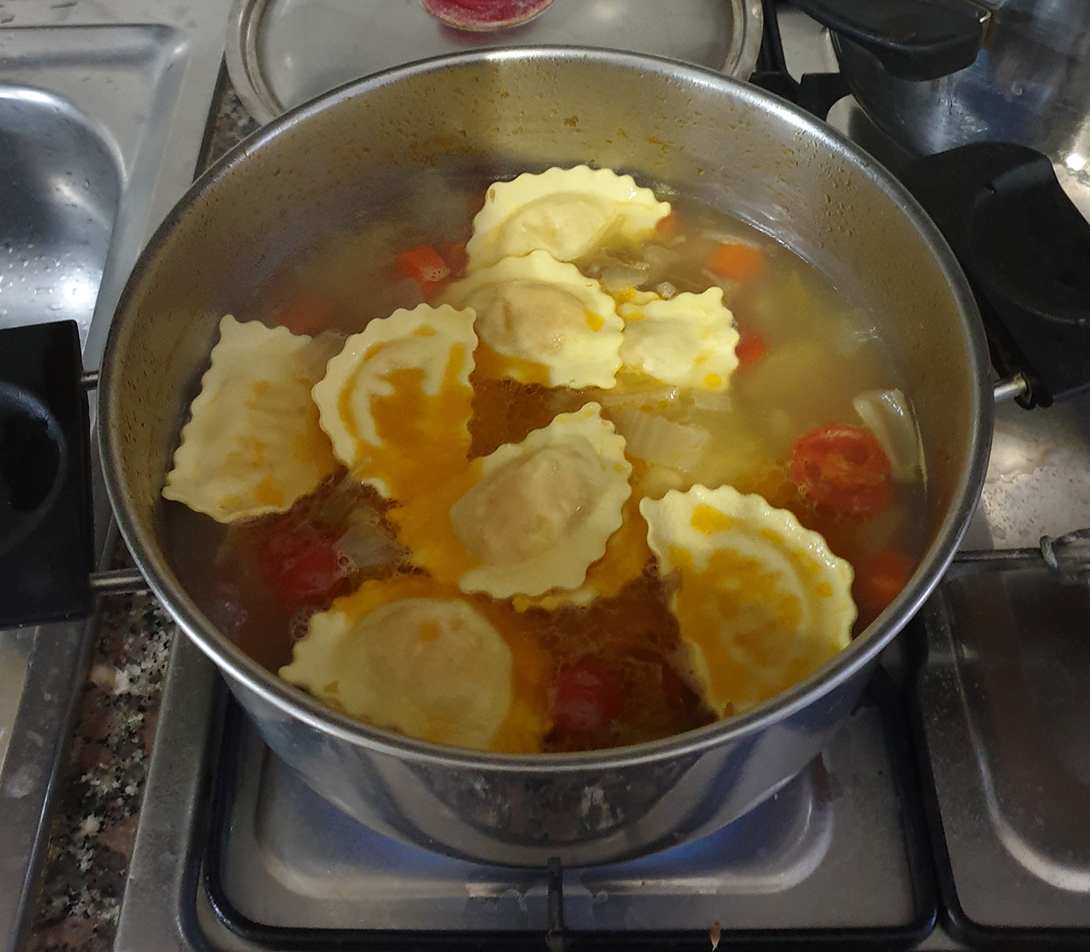 RAVIOLI AL BRODO VEGETALE, ricetta leggera