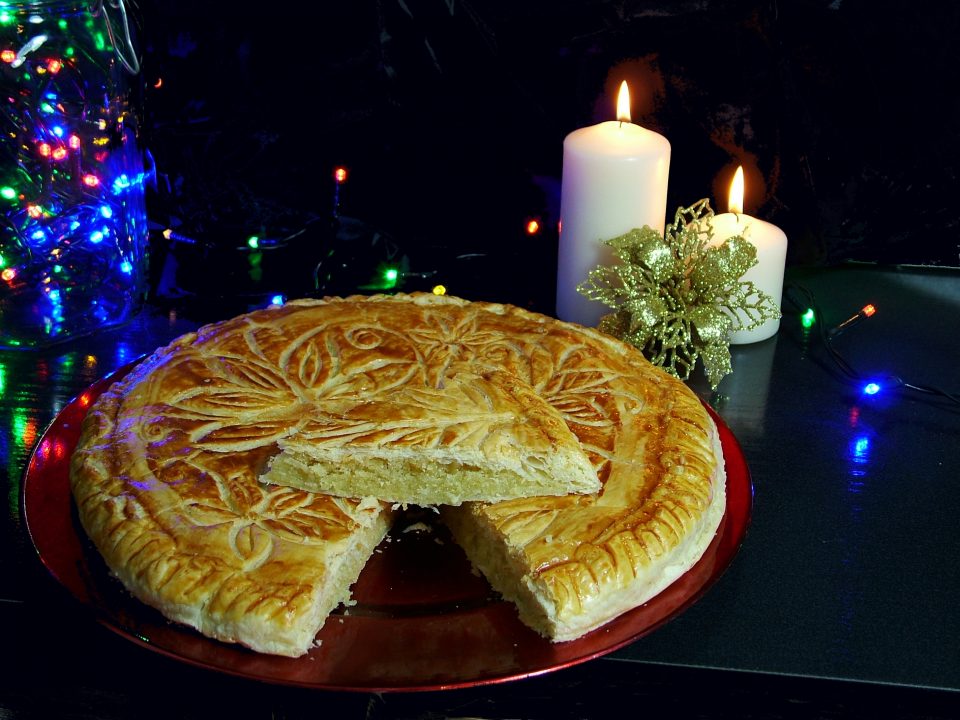 Galette des rois (dolce tipico dell'Epifania francese) - Il Folletto ...