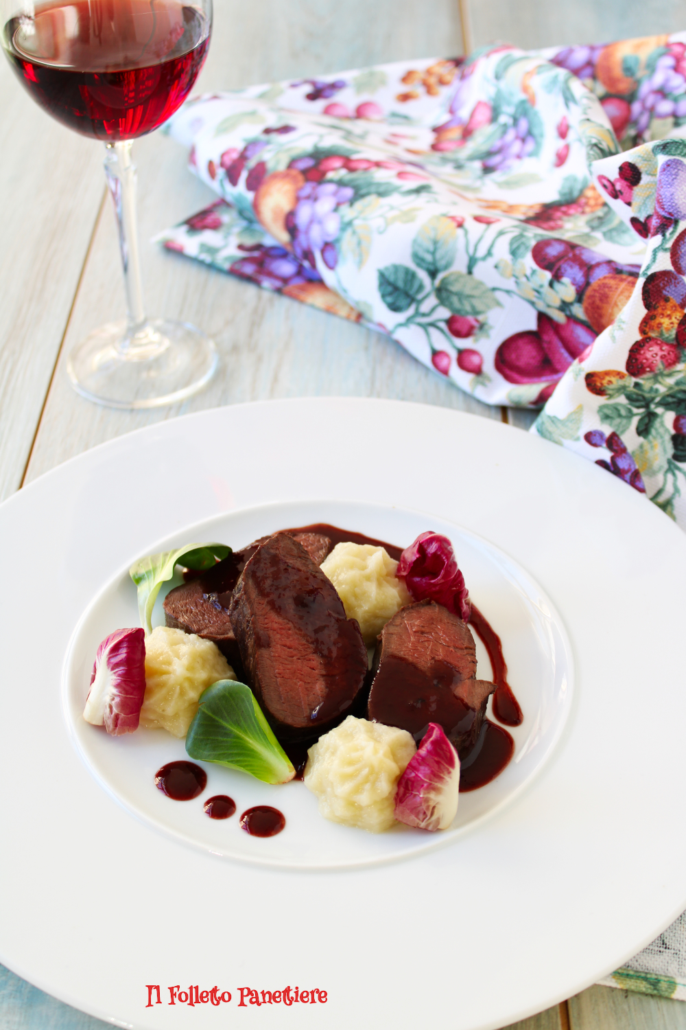 Filetto di cervo con crema di topinambur e riduzione di Nebbiolo al ...