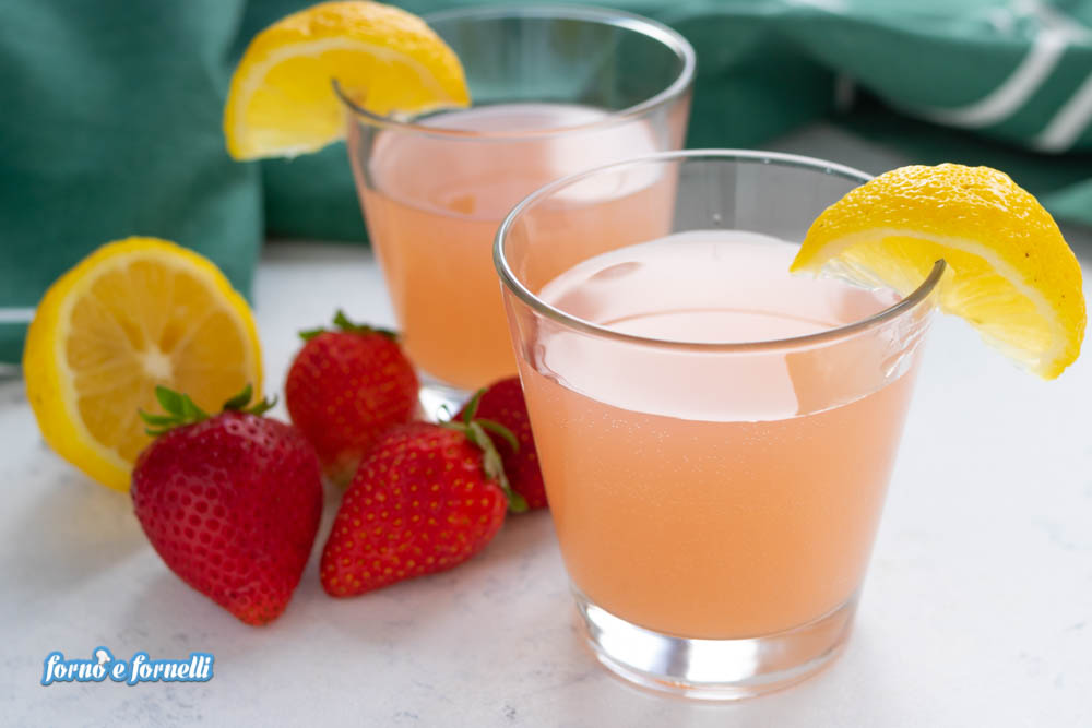 Ginger ale alle fragole, fresca bevanda perfetta per gli aperitivi