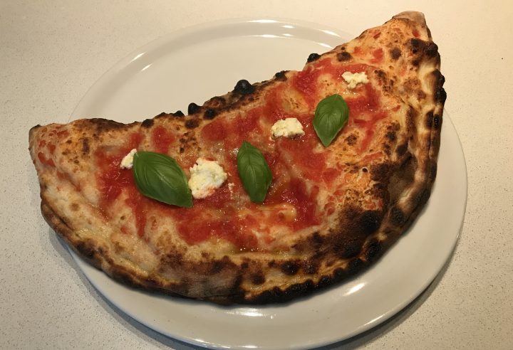 Calzone napoletano fatto in casa / il risultato è eccezionale!