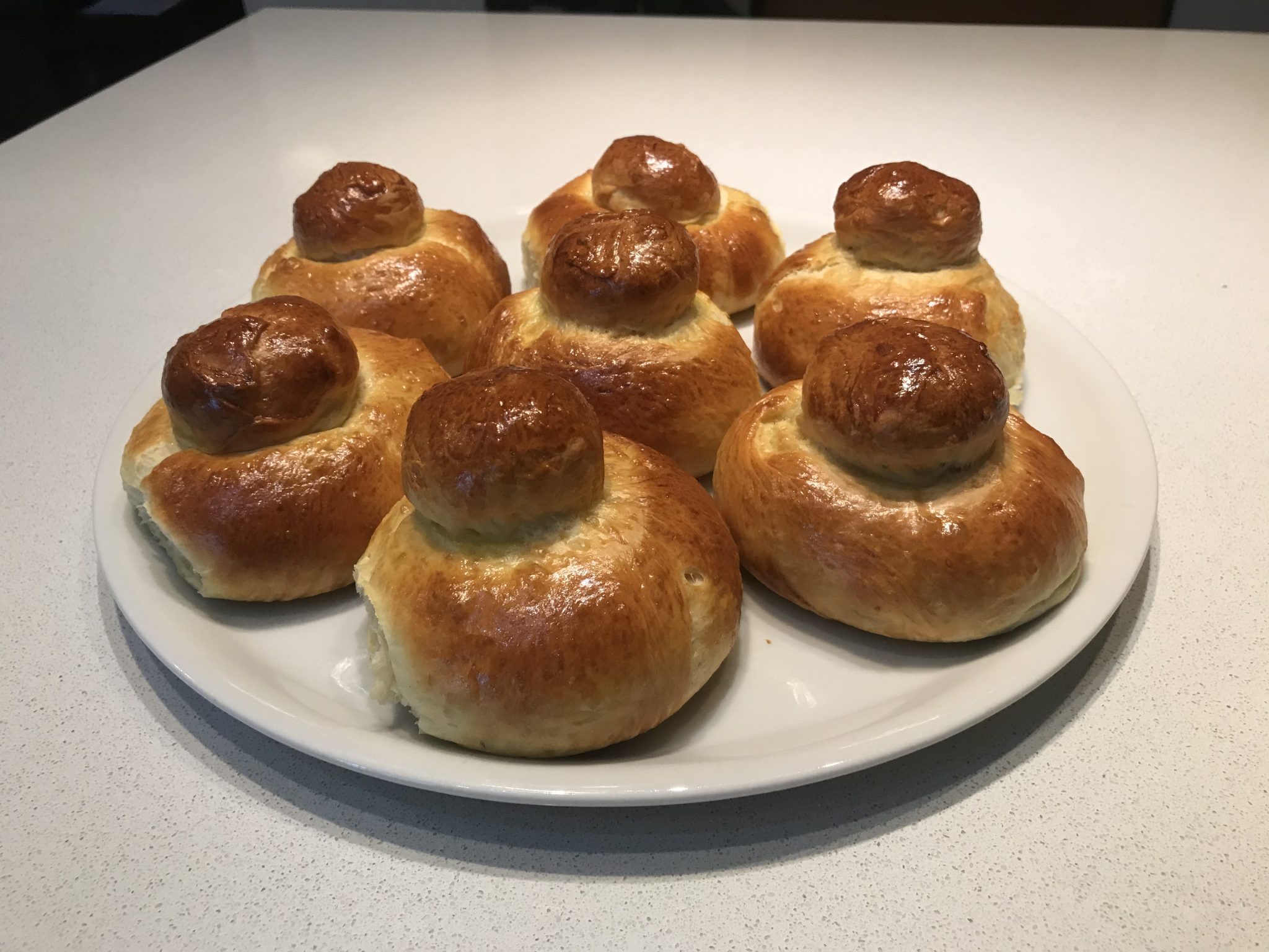 Brioche (brioscia col tuppo siciliana) la troviamo nei bar di tutta la ...