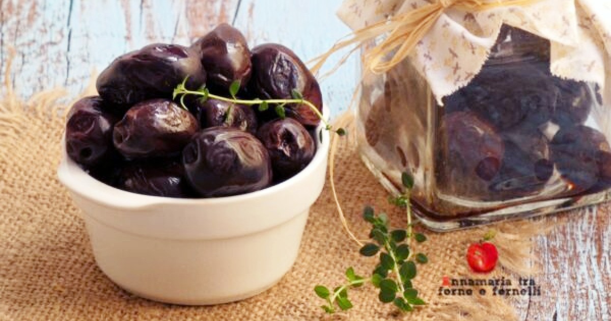 Olive nere al naturale, un metodo semplice e sicuro per conserle.