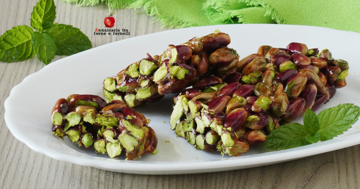 Croccante di pistacchio, dolce natalizio facile, veloce, golosissimo