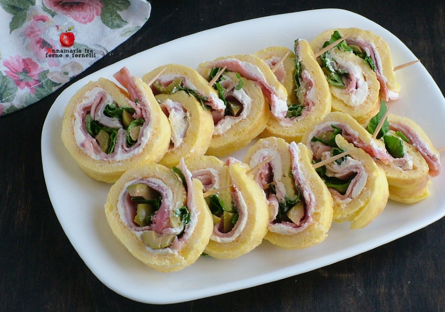 Rotolini di frittata farcita un antipasto facile e sfizioso