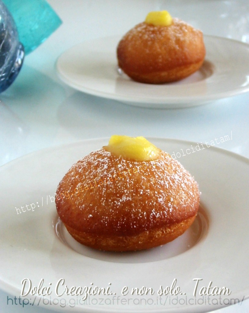 Mini Bomboloni alla crema | ricetta dolce piccola pasticceria