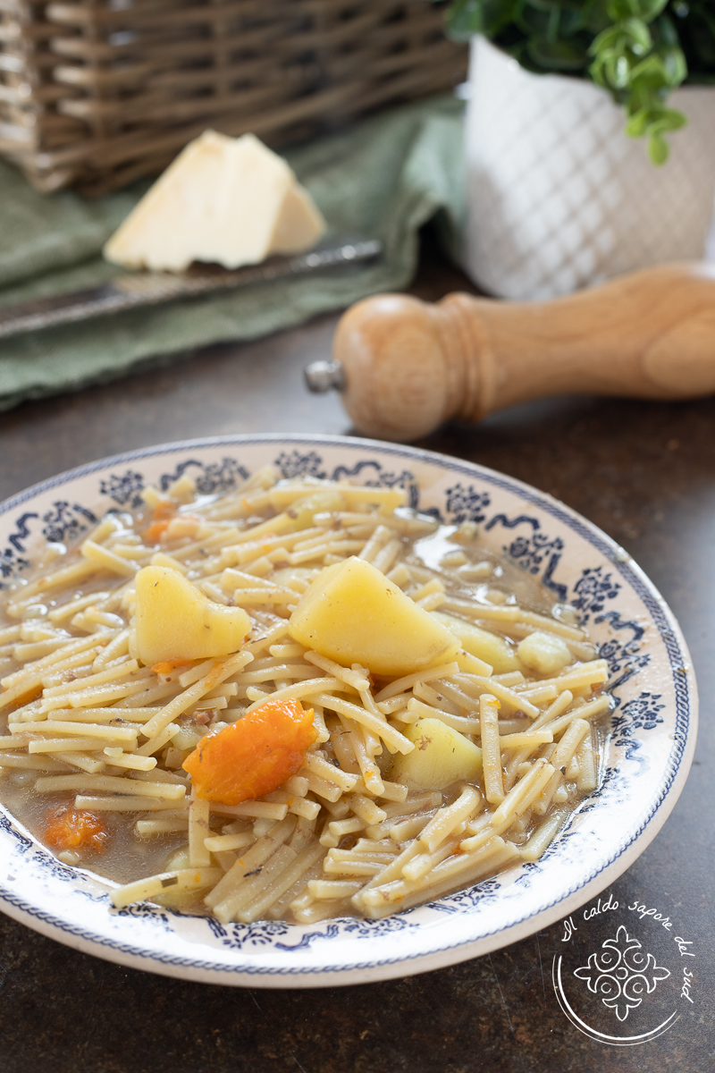 Spaghetti spezzati in brodo di carne - Blog di Il caldo sapore del sud