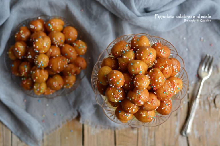 Pignolata calabrese al miele (Ricetta tradizionale e Bimby) - Il mondo ...
