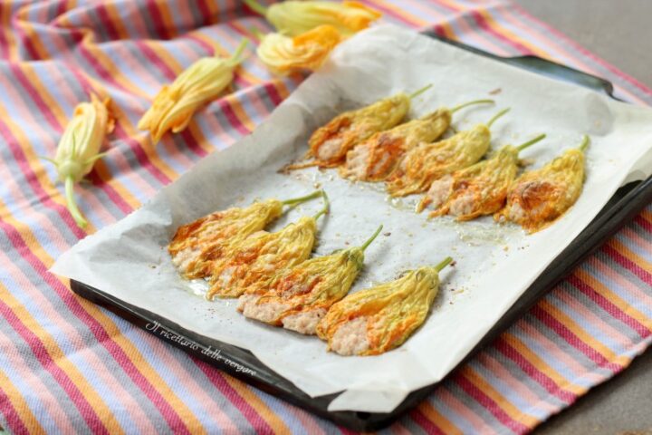 Fiori di zucca ripieni al forno