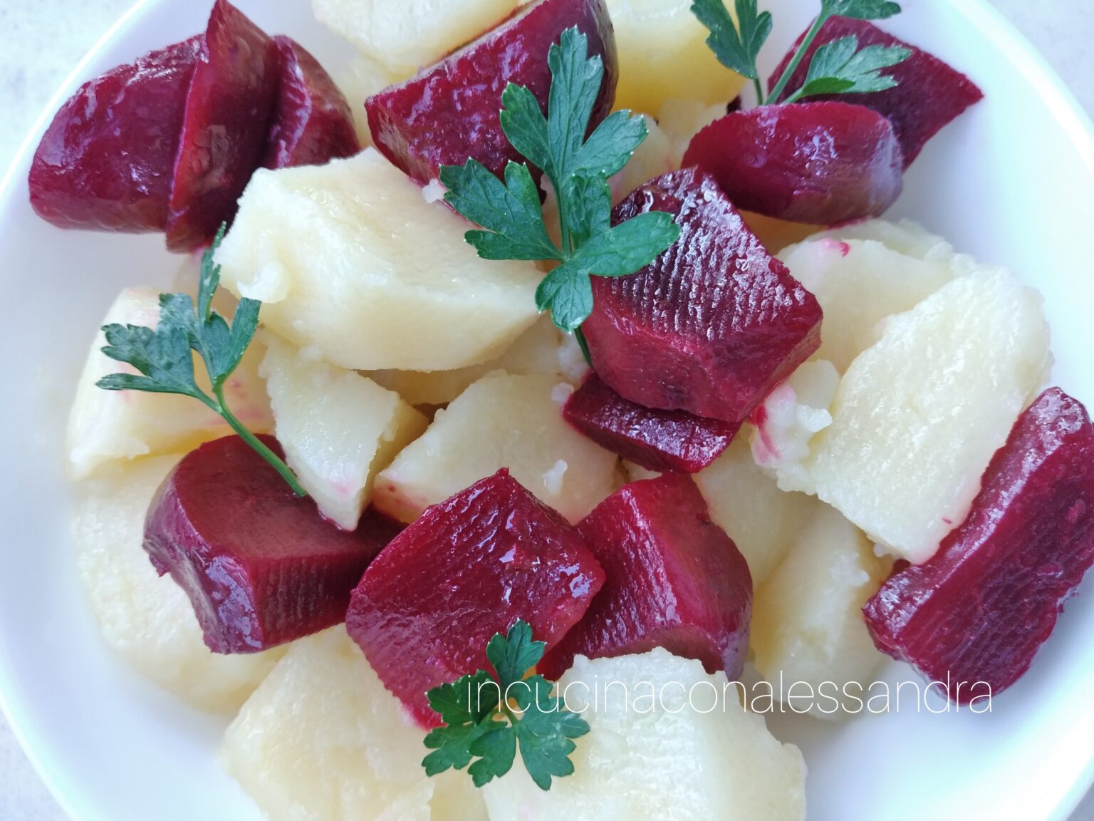 Insalata di patate e barbabietola rossa - incucinaconalessandra