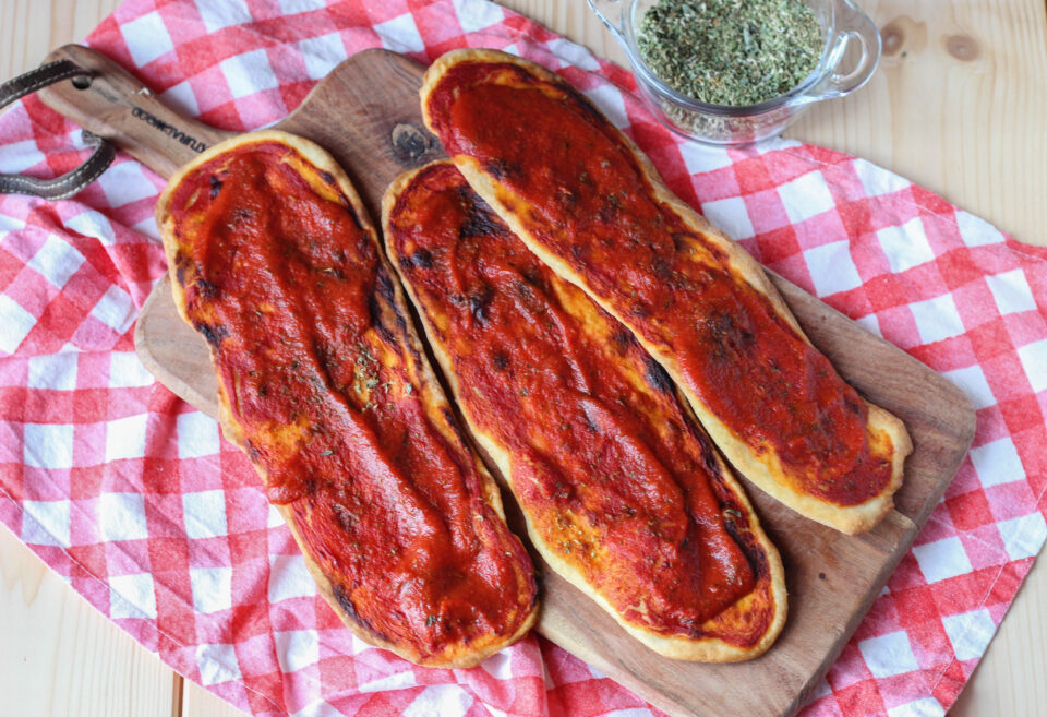 Lingue di pizza rosse croccanti - Cucina No Stress