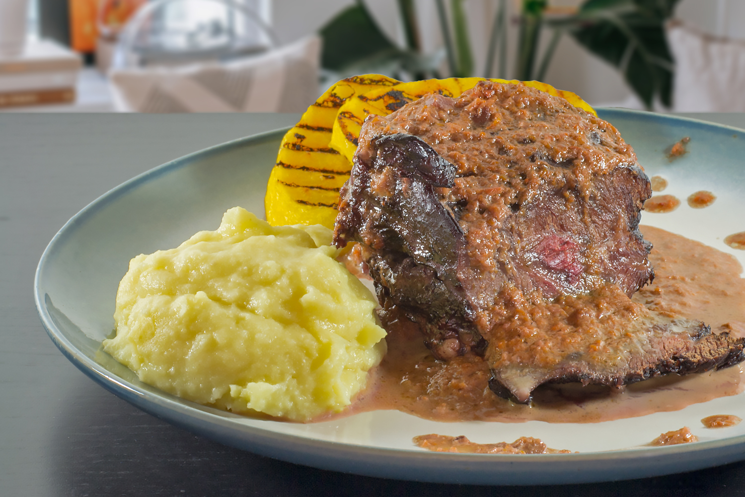 Guancia di Manzo Brasata al Barolo con Vino Barolo DOCG Leoparòdi - In ...