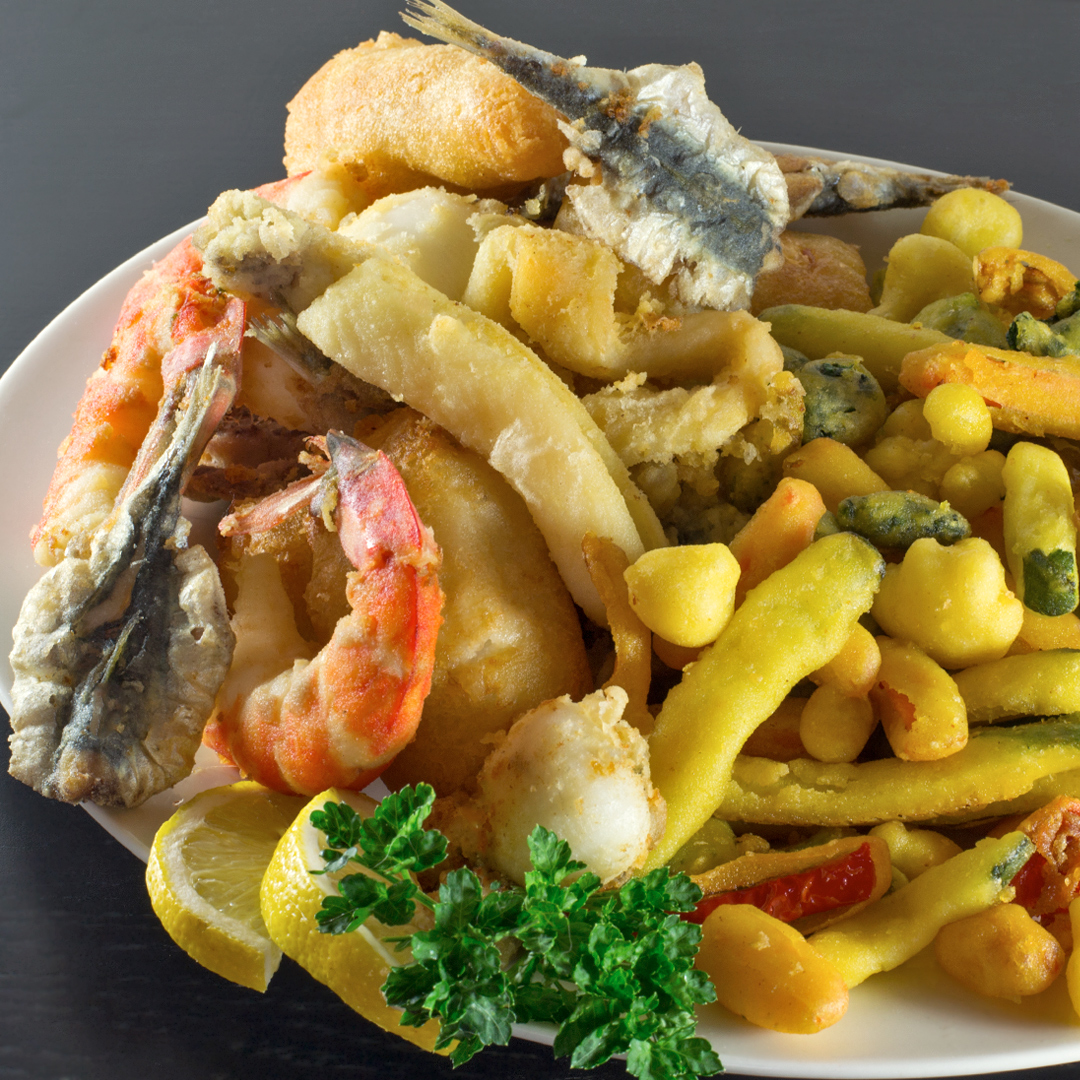 Fritto Misto di Pesce e Verdure da Servire con Vino Alta Langa DOCG ...