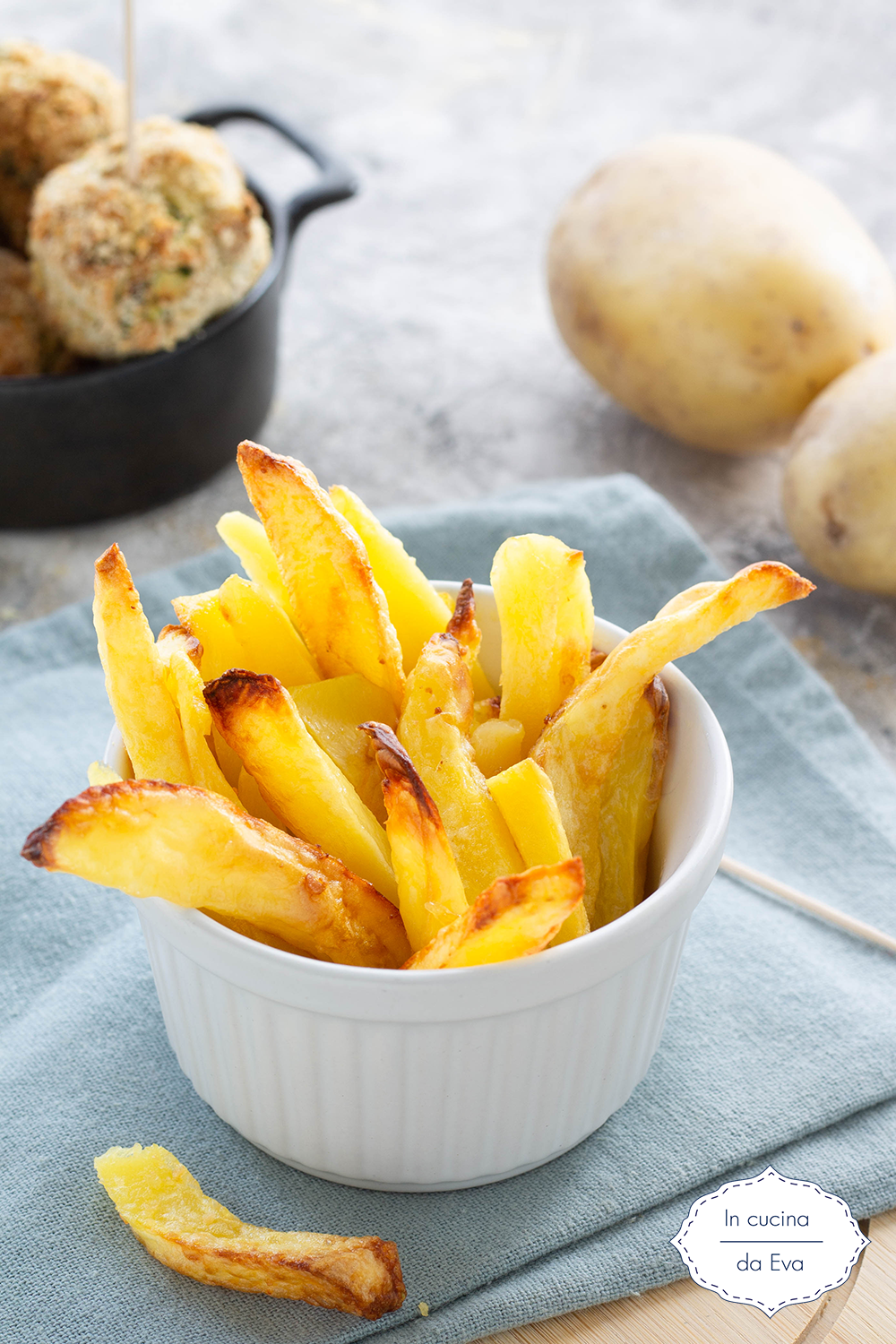 Patate a fiammifero cotte al forno, simili a quelle fritte - In cucina ...