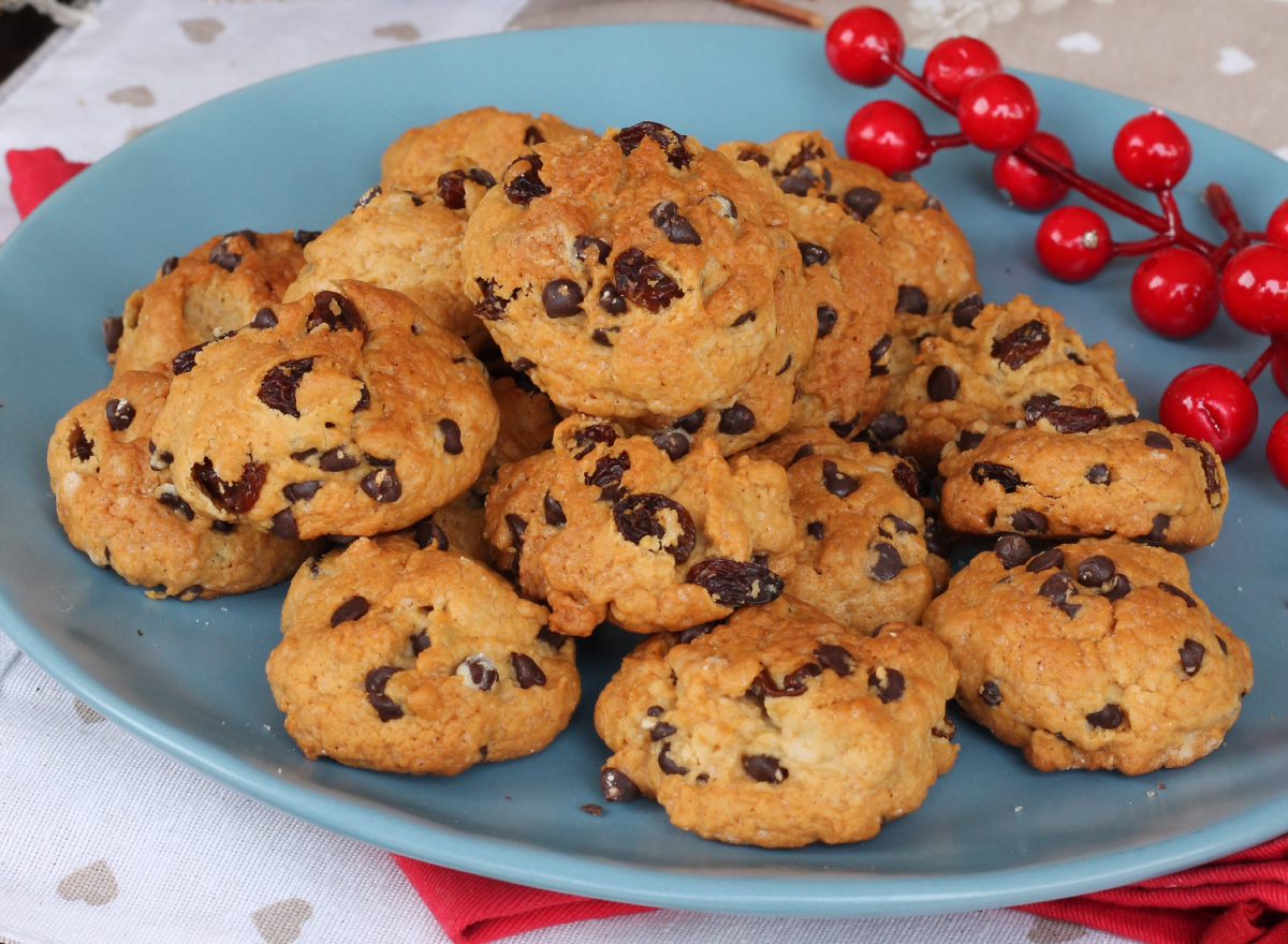 PIZZICOTTI ABRUZZESI ricetta biscotti morbidi cioccolato uvetta e noci