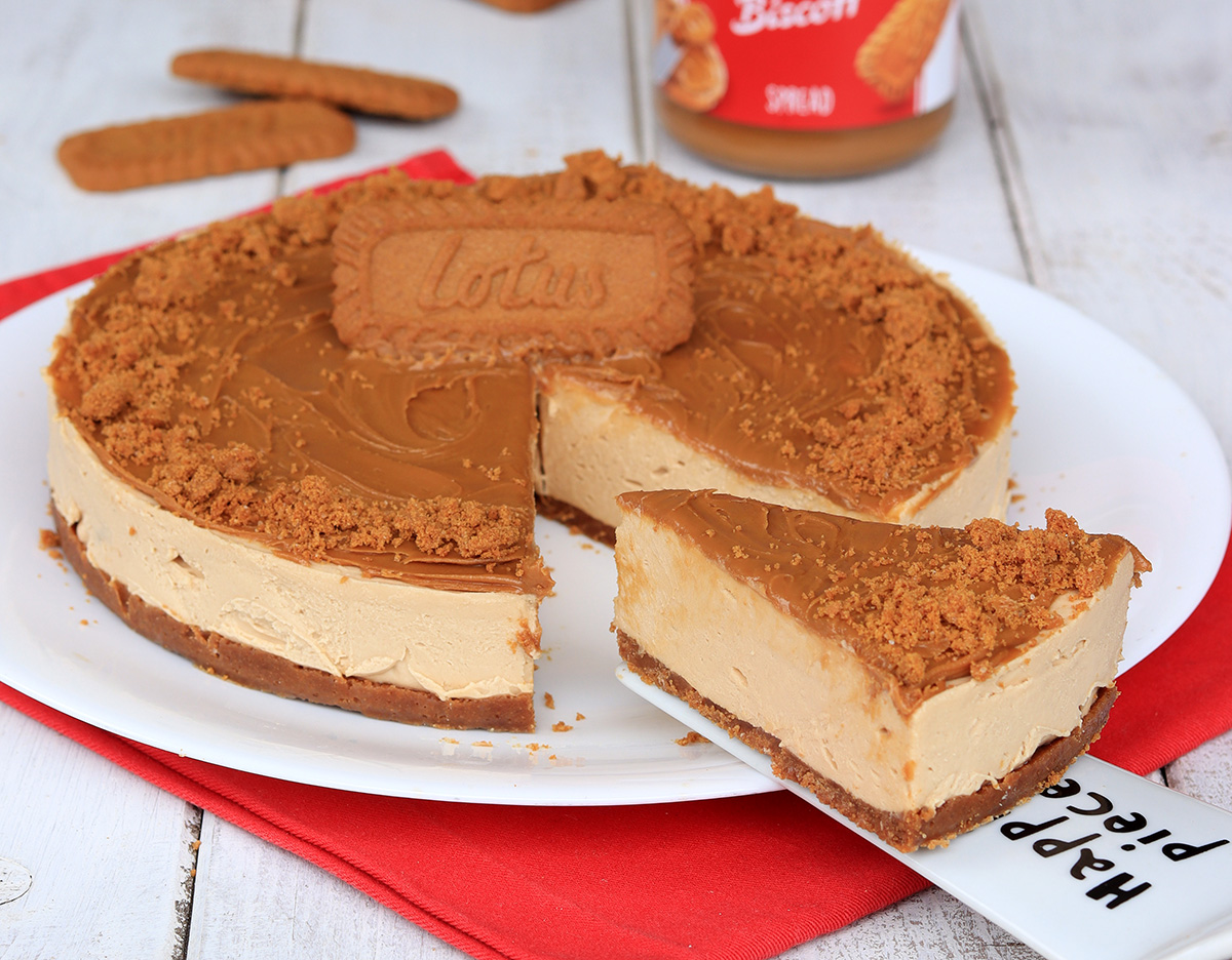 BISCOFF CAKE ricetta torta fredda con biscotti e crema Lotus Biscoff
