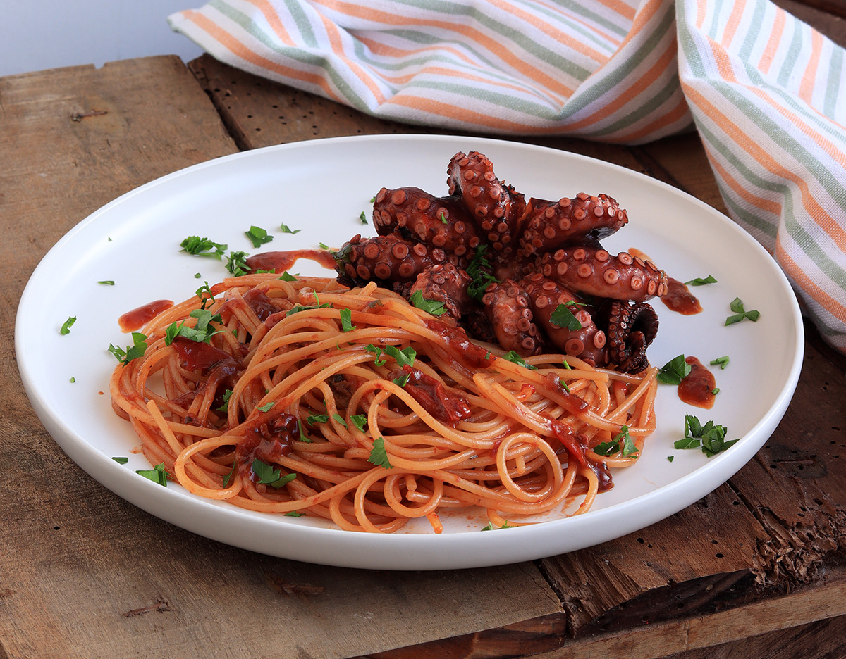 PASTA COL POLIPO ricetta pasta con sugo di polpo | spaghetti col polpo