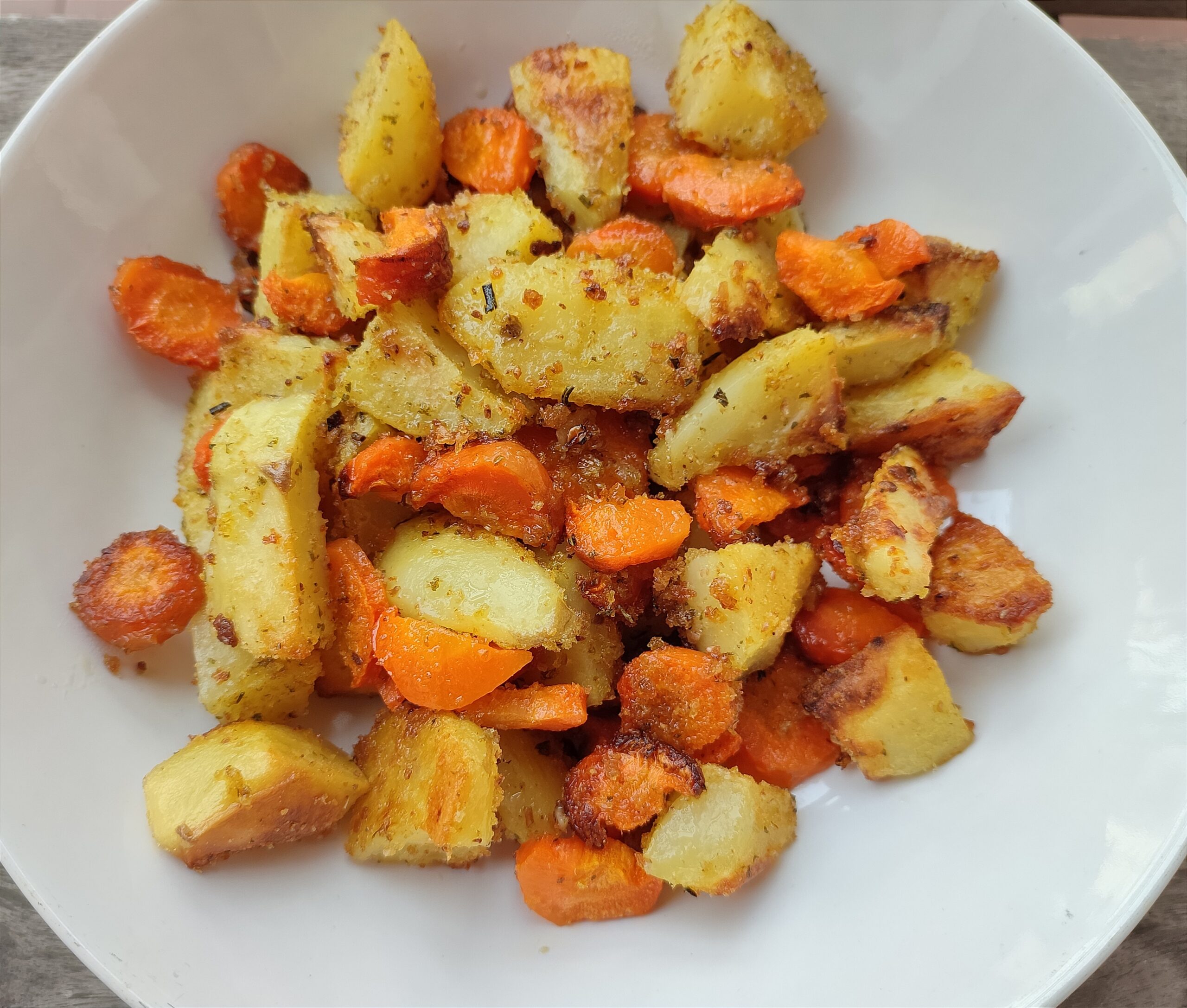 Patate e carote al forno - Le ricette di iocucinofacile