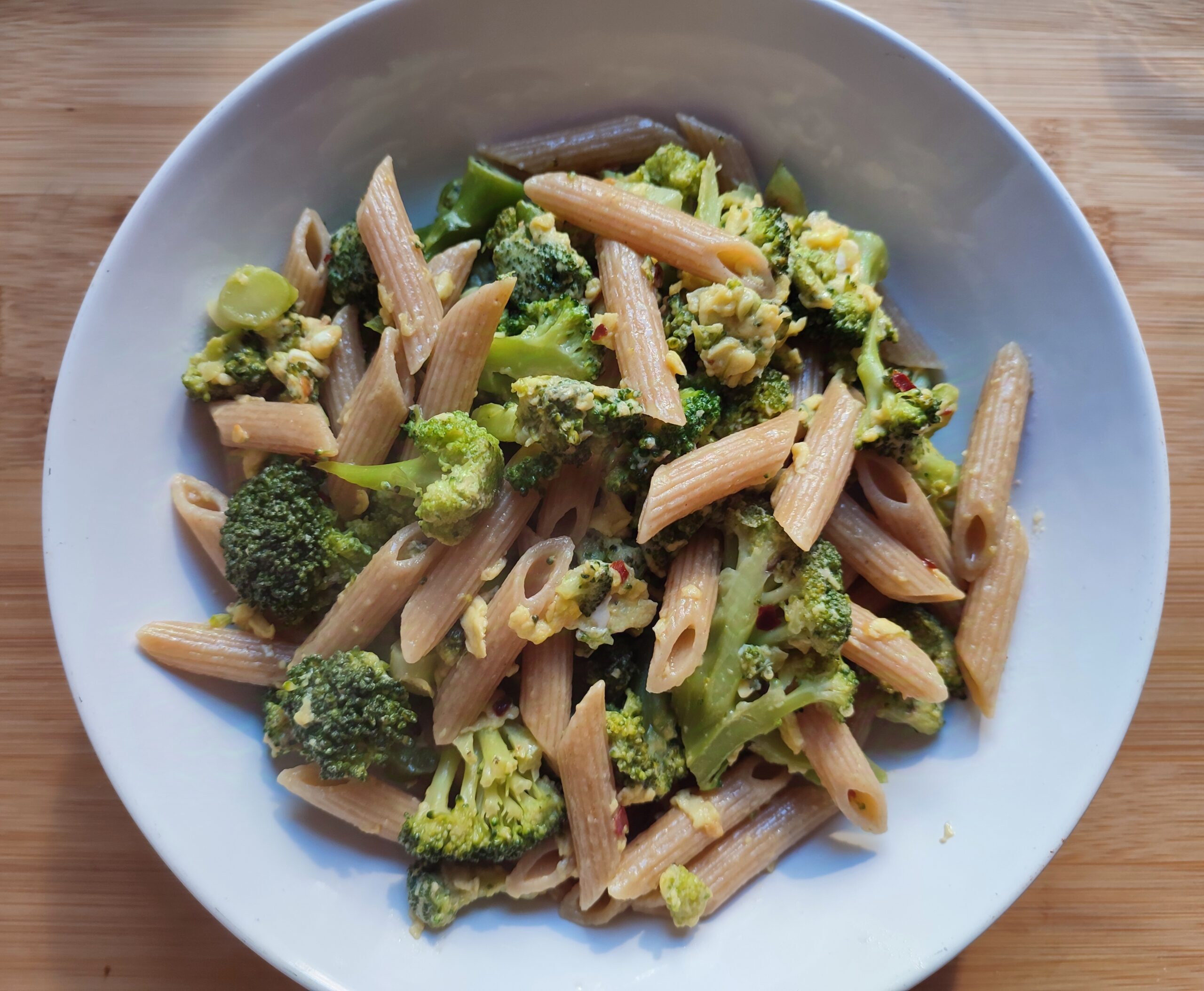 Pasta integrale con broccoli e uovo strapazzato - Le ricette di ...