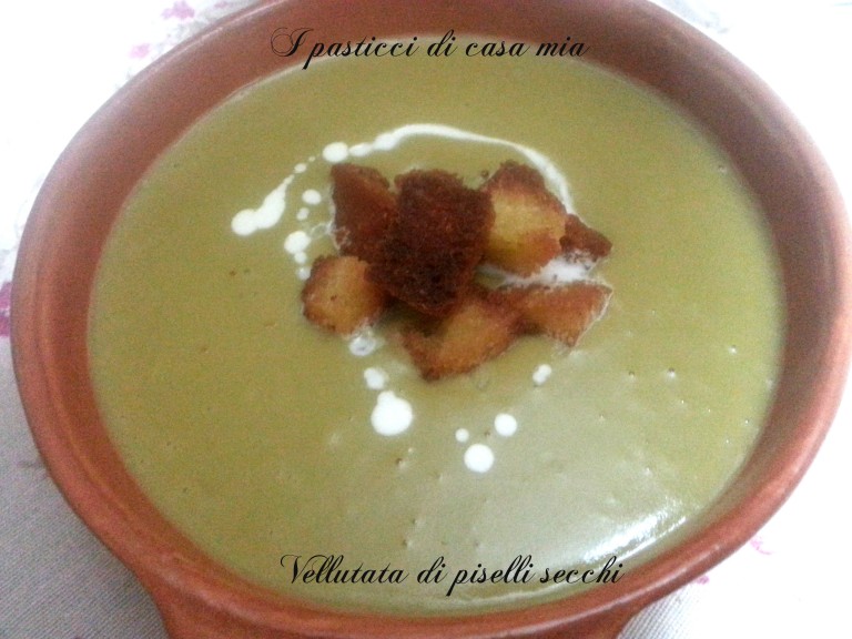 Vellutata di piselli secchi - un primo piatto vegetariano