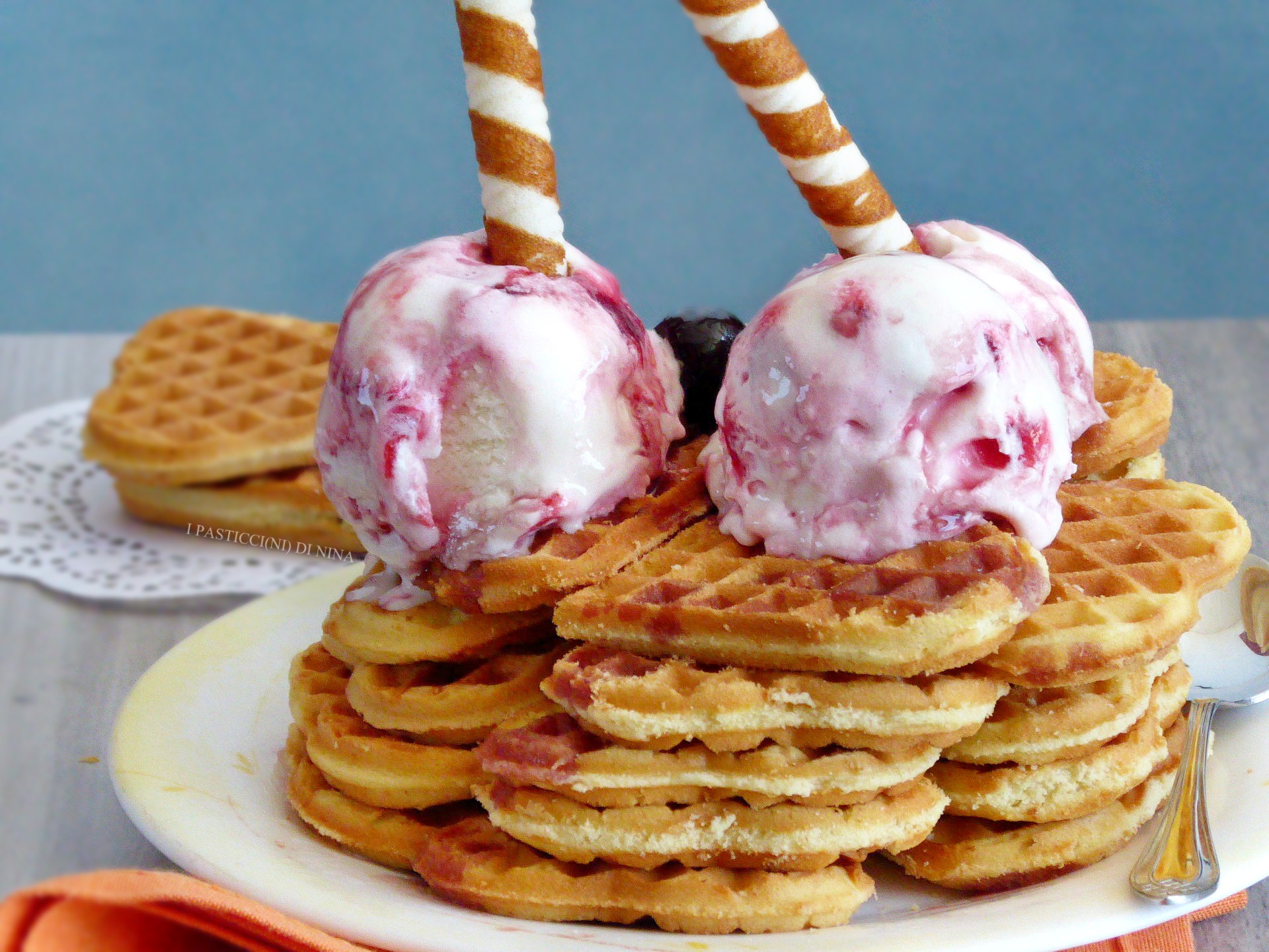 WAFFLE CON GELATO - Ricetta facile e veloce, pronta in pochi minuti