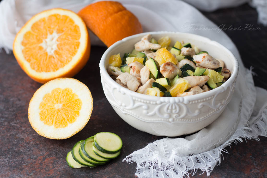 Cubetti di pollo con zucchine e arancia - I Sapori di Ethra
