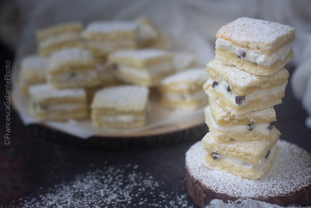 Dolci mignon con crema alla stracciatella - I Sapori di Ethra