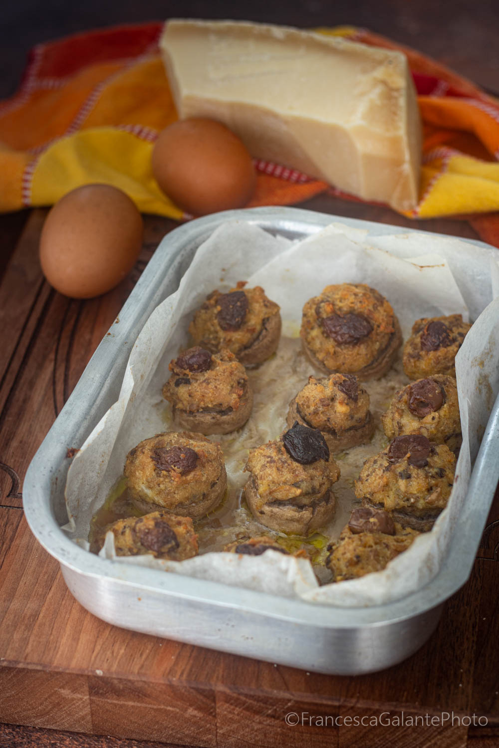 Funghi ripieni al tonno con olive taggiasche - I Sapori di Ethra