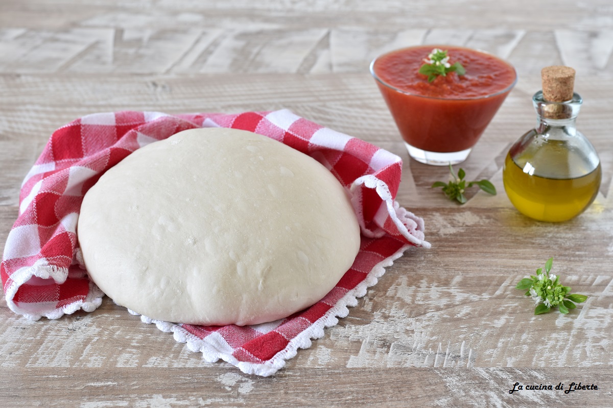 Pizza fatta in casa | Pizza fatta in casa a lunga lievitazione