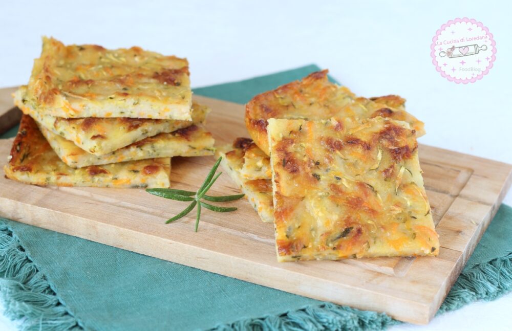 SCHIACCIATA CON ZUCCHINE E CAROTE la più croccante, la più buona