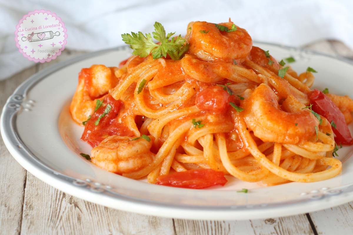 SPAGHETTI CON GAMBERI AL POMODORO il primo piatto che profuma di mare