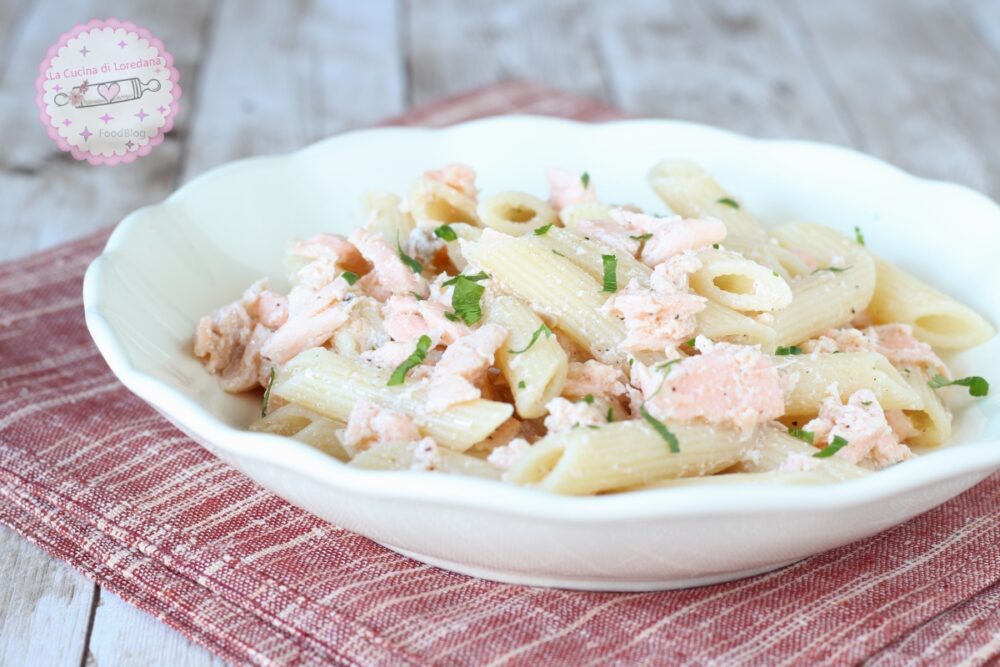 PASTA CON SALMONE FRESCO ricetta semplicissima e senza panna