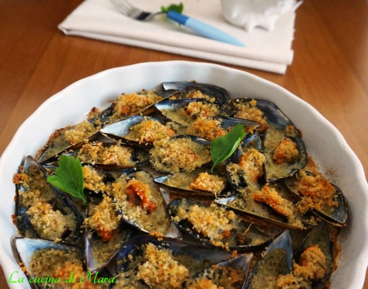 Cozze ripiene gratinate: piatto semplice e delizioso
