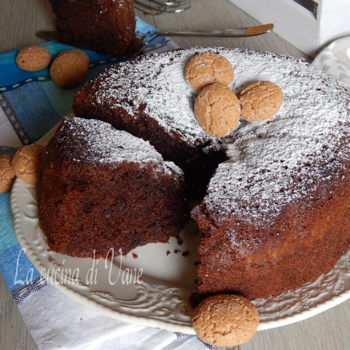 TORTA AMARETTI E CIOCCOLATO ricetta dolce con impasto senza burro
