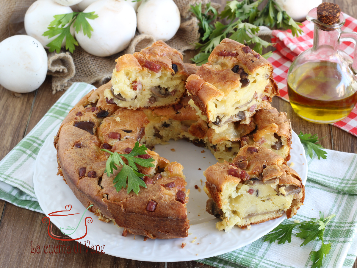 Torta salata morbida con funghi speck e formaggio ricetta facile e veloce