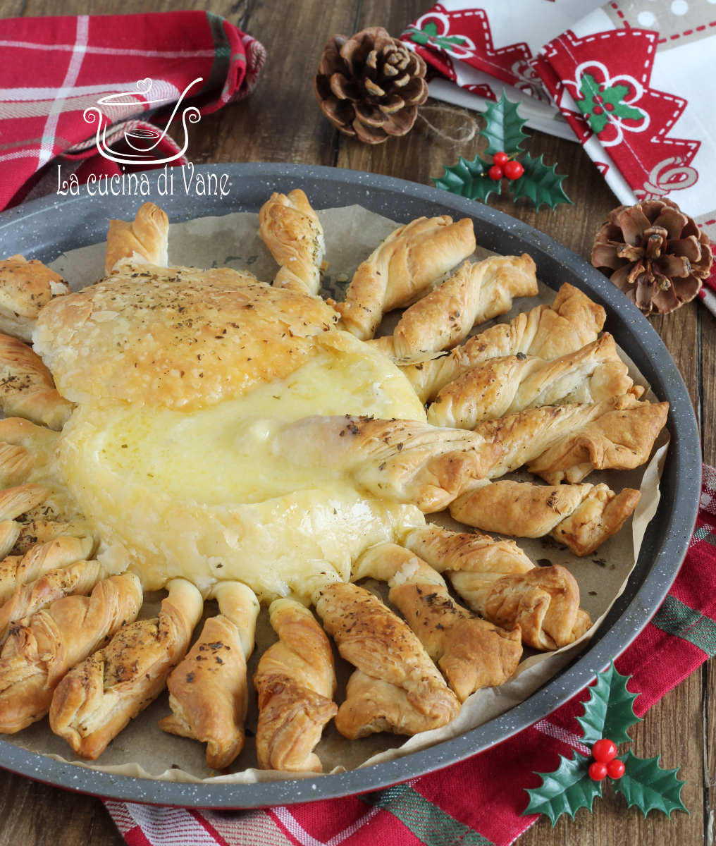 Torta salata con cuore di formaggio cremoso a forma di girasole