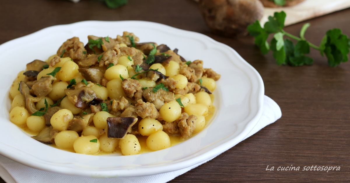 Gnocchi salsiccia e funghi allo zafferano velocissimi | La cucina ...