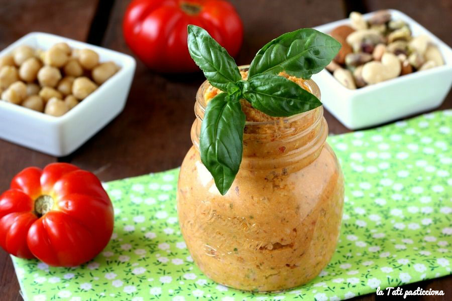 PESTO di CECI POMODORO FRESCO e FRUTTA SECCA: per la pasta o i crostini!