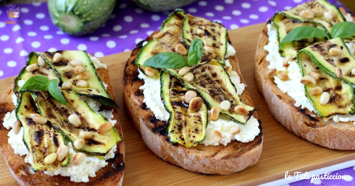 CROSTONI con ZUCCHINE GRIGLIATE e PINOLI ricetta antipasto facile e ...