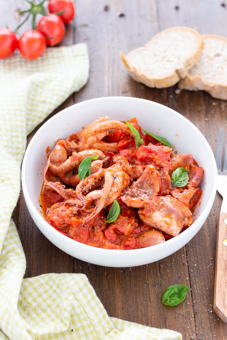 Totani in umido al pomodoro, ricetta trucco per la cottura morbida dei ...