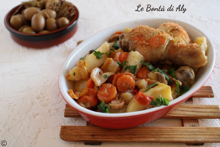 COSCE DI POLLO CON CAROTE E PATATE AL FORNO