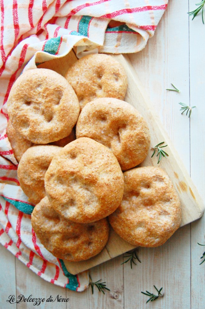 FOCACCINE INTEGRALI cotte in forno - facili da preparare