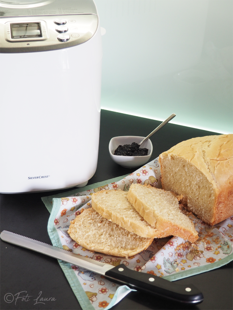 Pane bianco morbido in cassetta con la macchina del pane: Facile e ...