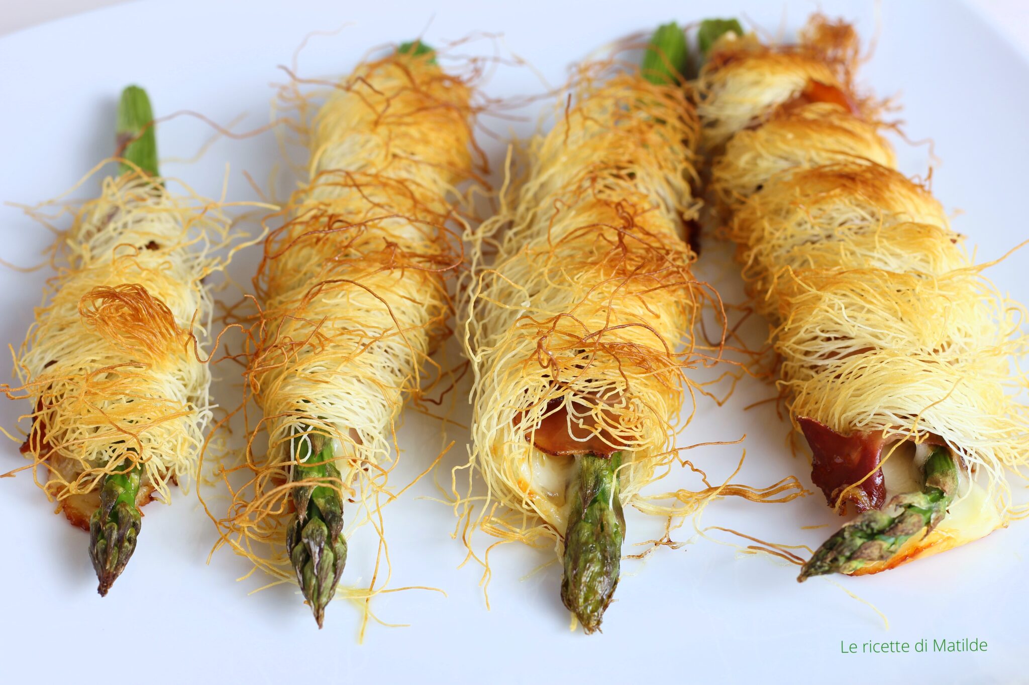 ASPARAGI IN PASTA KATAIFI CON SPECK E FORMAGGIO