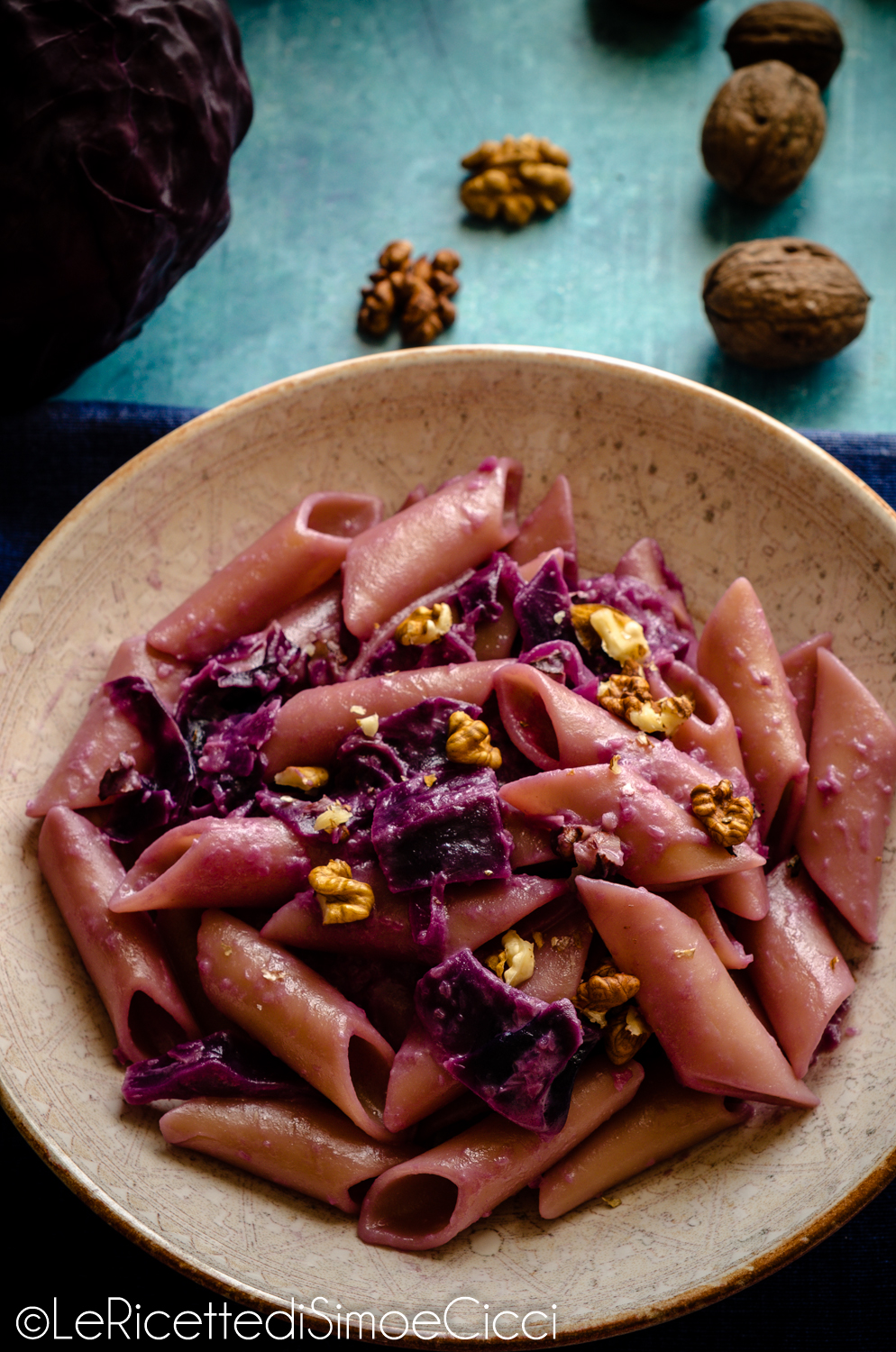 Pasta con cavolo viola e noci - Le Ricette di Simo e Cicci